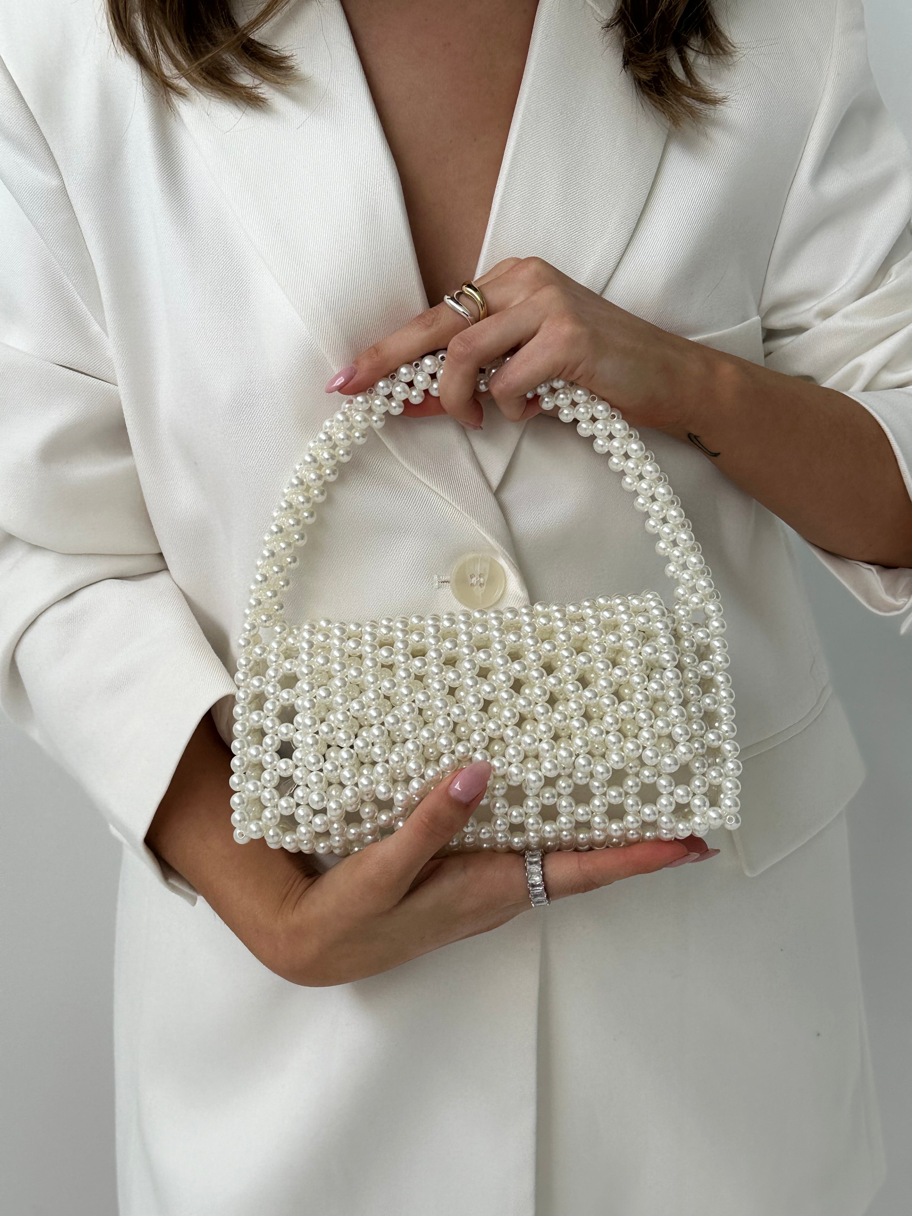 5 Stunning White Handbags to Elevate Your Party Look – Olga Berg